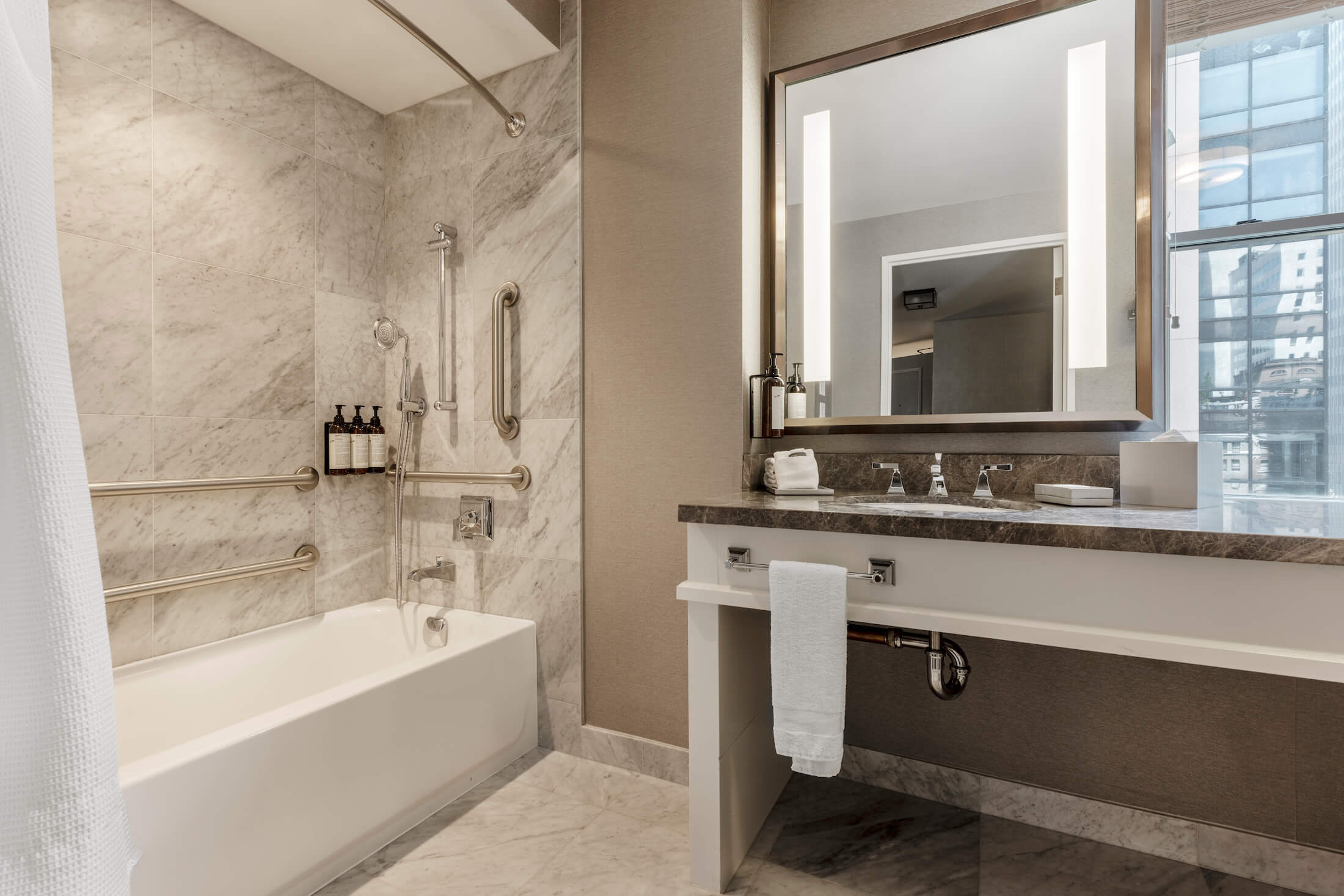 Luxury Seattle Hotel Rooms & Suites - Fairmont Olympic Hotel